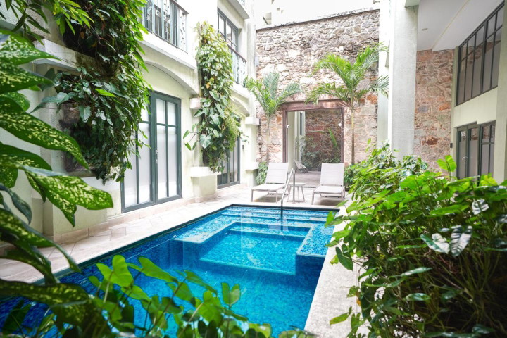 Amazinn Places Casco Viejo Pink Desing And Pool Ix - Panama