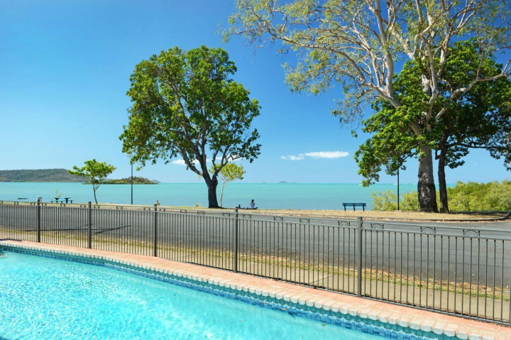 Whitsunday Waterfront Apartments - Queensland