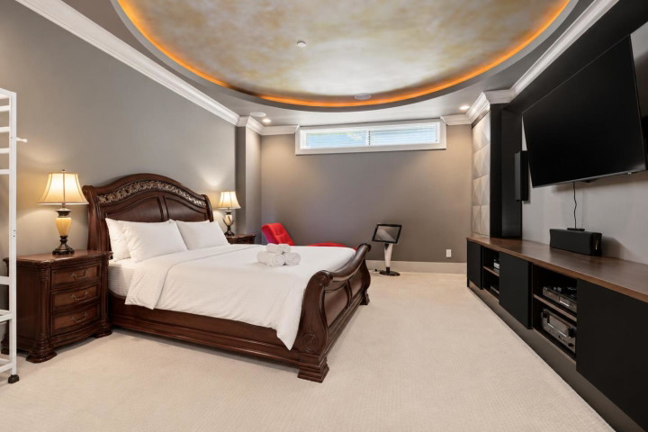 Luxury 2br Retreat Near Ubc With Sauna, Theatre & Pool Table - Bowen Island