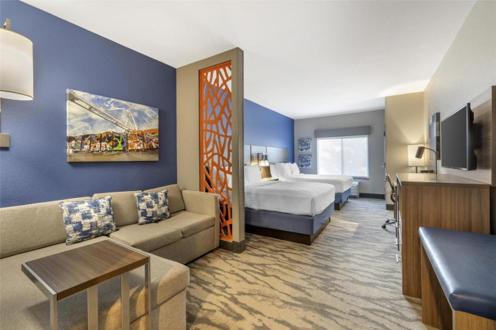 Best Western Plus Castlerock Inn & Suites - Bentonville