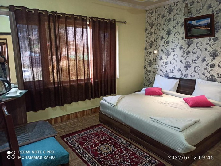 Hotel Curio's All Seasons - Srinagar