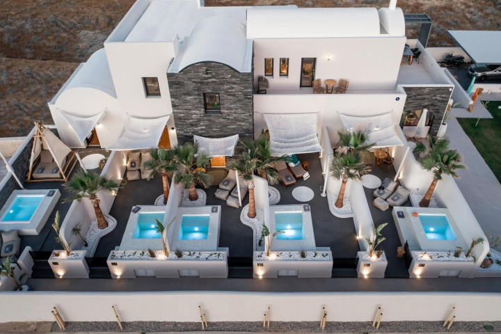 Aja Retreat Luxury Suites - Santorini
