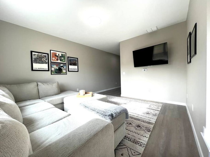 Central Cedar Falls Townhome - King Beds! - Cedar Falls, IA