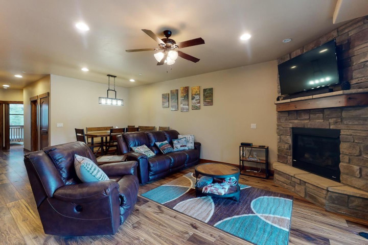 Riverfront Retreat - Silverthorne, CO