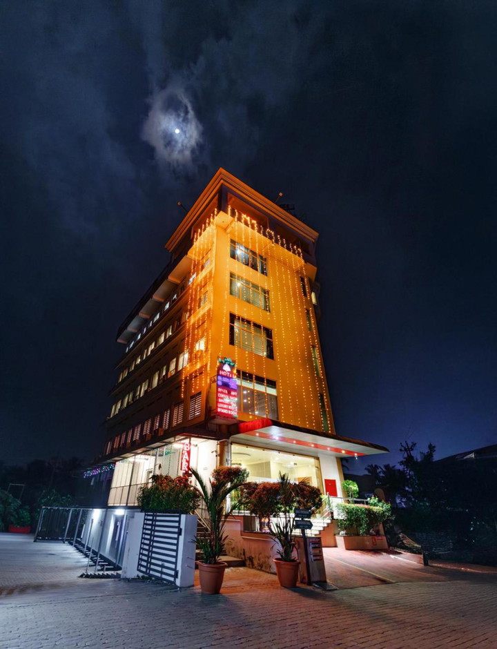Hotel Lals Residency, Adoor - Adoor