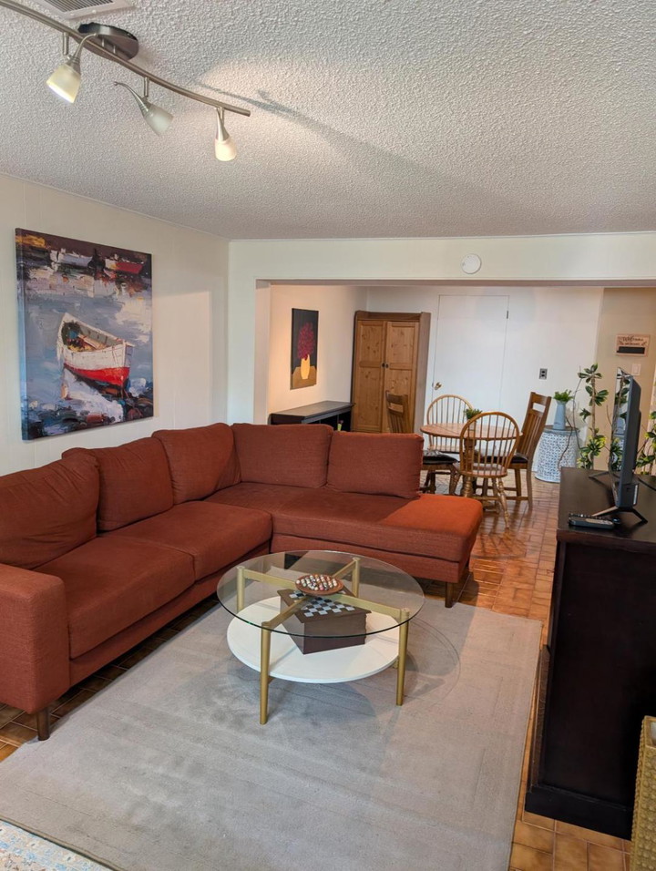 West End Basement Apartment - Ontario