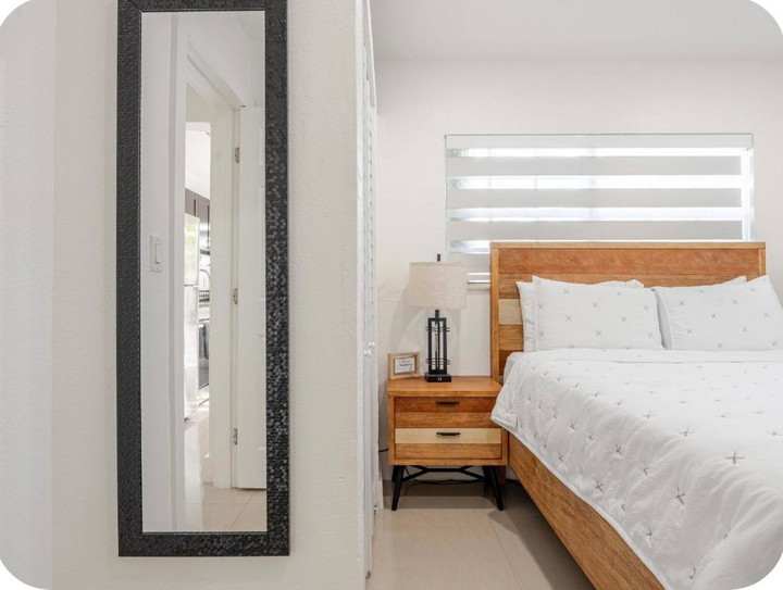 2 Gbps Wifi, Near Miami Medical District, Museums & Dining - North Miami, FL