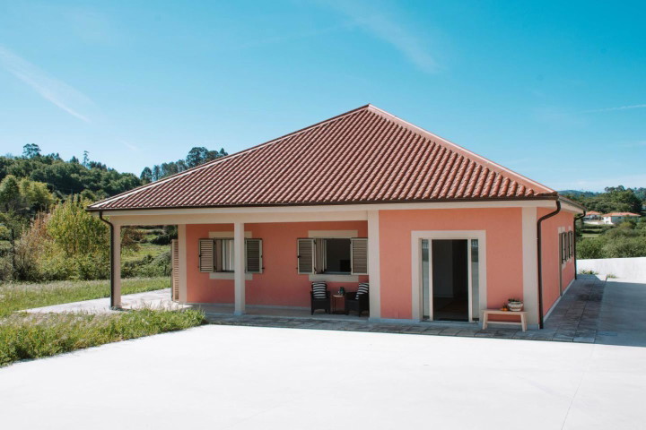 Just Like Home - Casa Rosa - Paredes de Coura