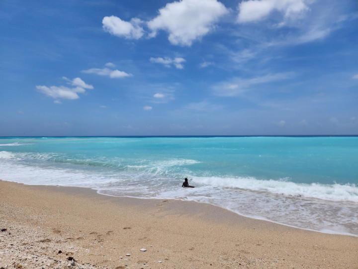 Beachfront Apartment, Quiet 4 Beds, 1 Bath, Ac, Wi-fi, Hot Water, In Paraiso Near Los Patos - Dominican Republic