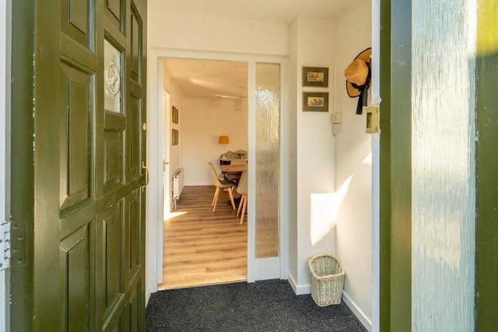 Bumble Bee Bungalow Serviced Accommodation - Burford