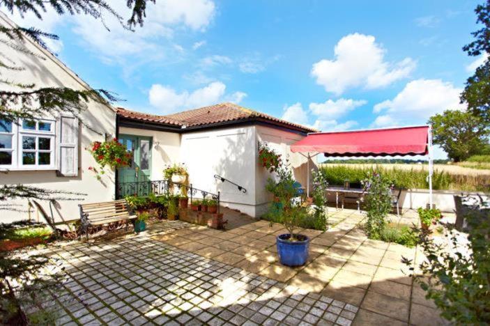 Wayside B&b - England