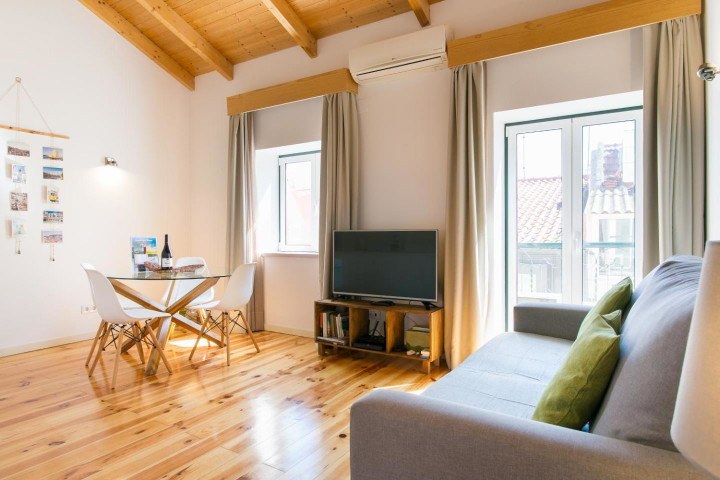 Charming Santos Neighborhood, Walk To Time Out Market - Amadora