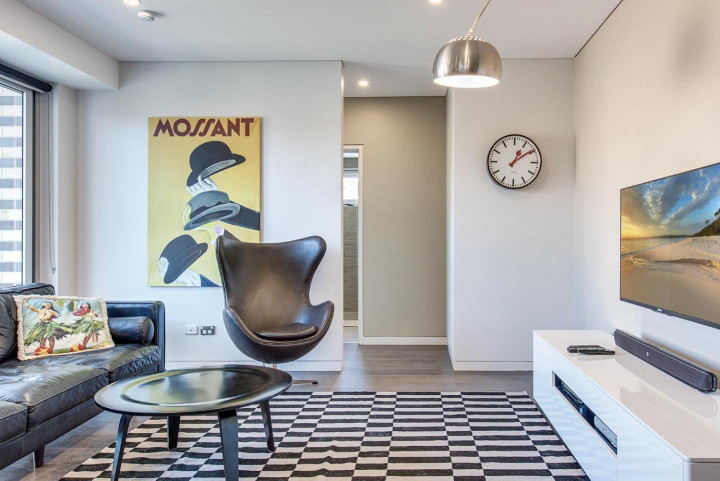 Professional Living Minutes From The City - Sydney