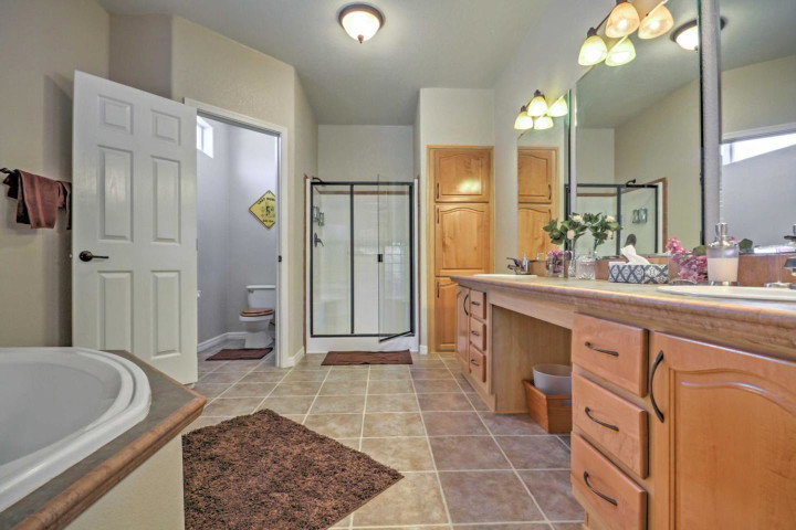 Beautiful Kanab Home W/ Yard - Walk To Restaurants - Utah