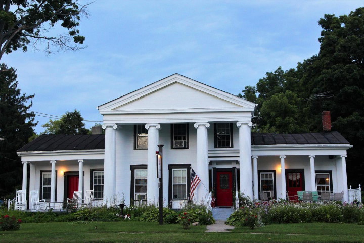 Glass Magnolia Bed & Breakfast - Finger Lakes, NY