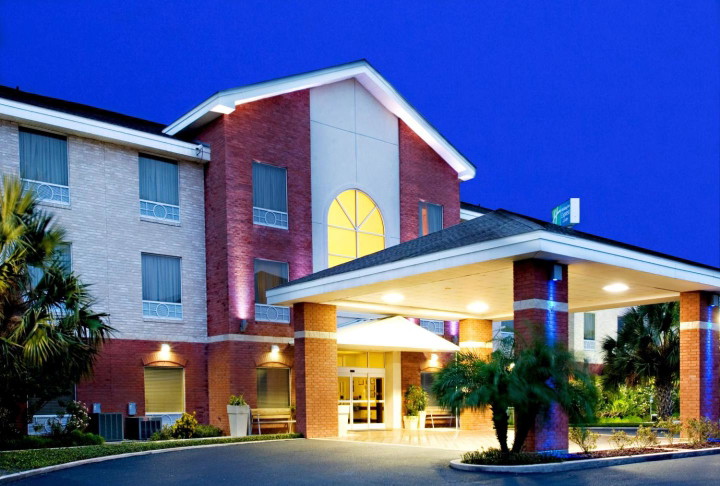 Holiday Inn Express Hotel And Suites Weslaco By Ihg - Texas