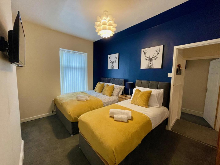 Kimberworth 4 Bedrooms House 8 Beds Close To M1 Suitable For Longer Stay - Sheffield