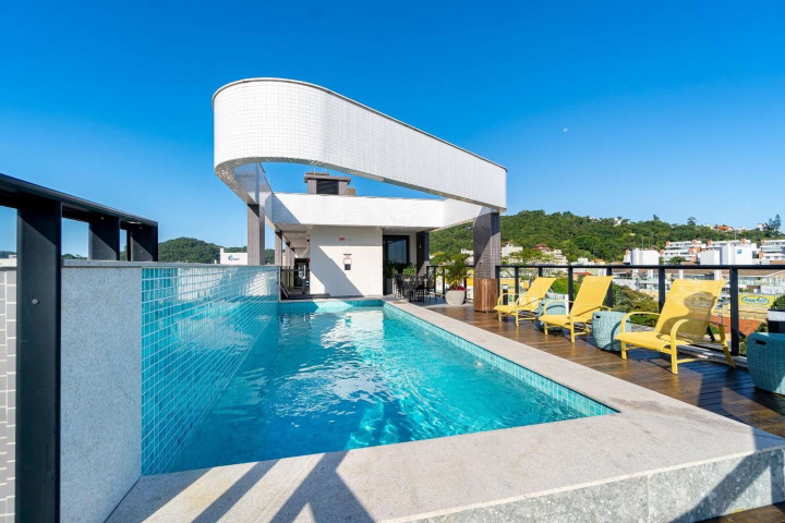 Confortável Loft Duplex Em Condomínio Com Piscina - Bombinhas