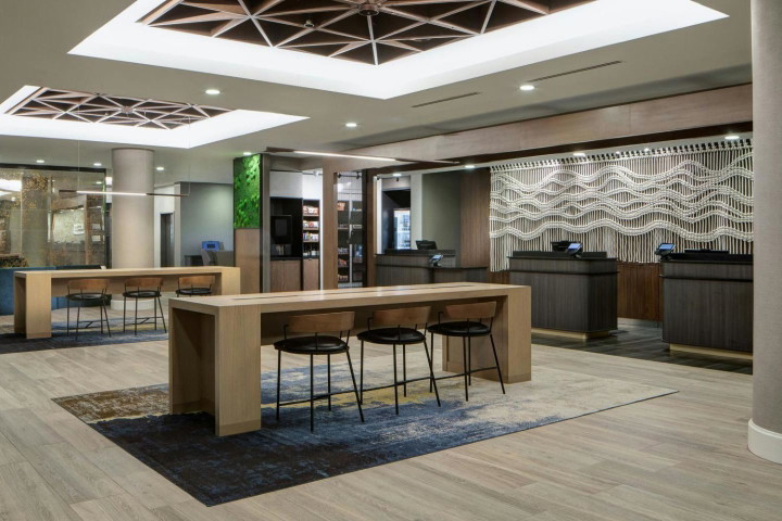 Courtyard By Marriott Chicago Downtown/river North - Chicago, IL