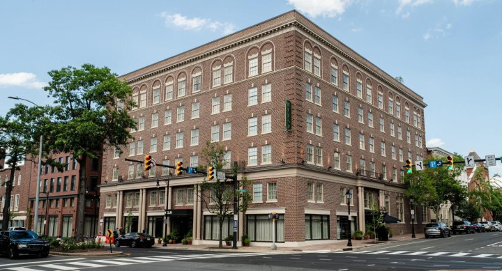 Hotel Heron Alexandria Old Town, Curio Collection By Hilton - Annandale, VA