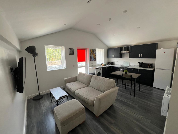 Lt 3 - 1 Bed Apartment - Free Street Parking - Leicester