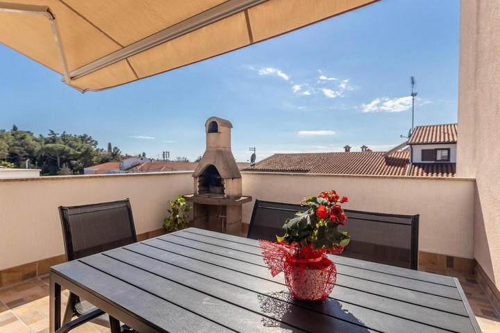 Apartments With Parking Space Porec - 22124 - Poreč