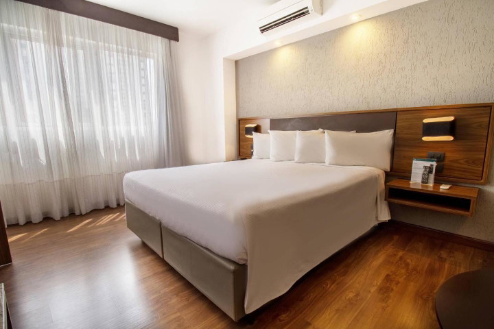 Hotel Deville Curitiba - Curitiba