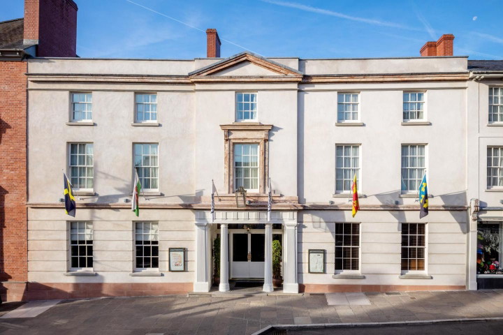 The Angel Hotel - Crickhowell