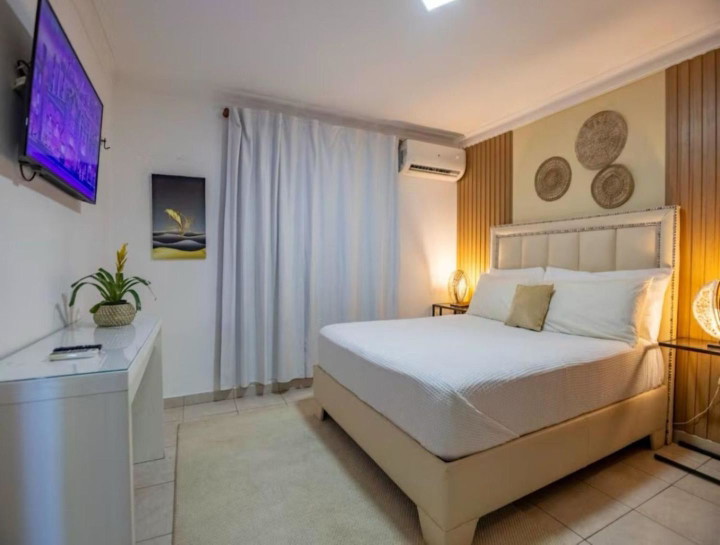 Stylish 1r-1b Apt Near The Beach And Main Street - Dominica