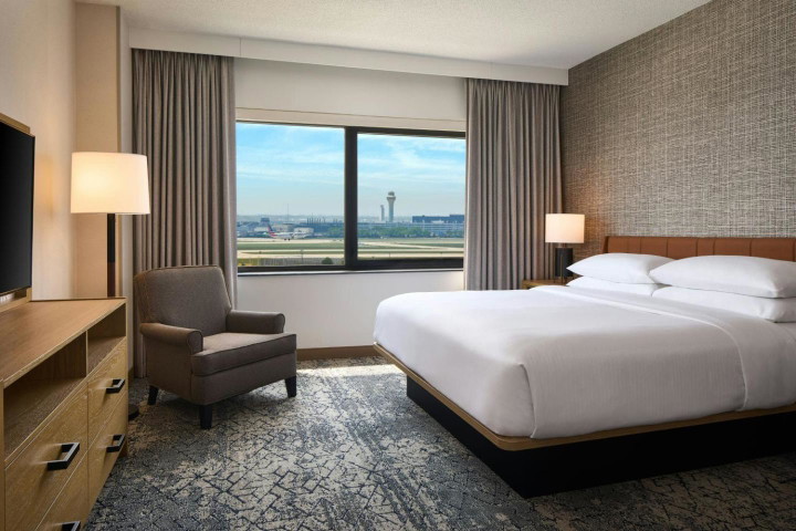 Sheraton Suites Chicago O'hare - Chicago, IL
