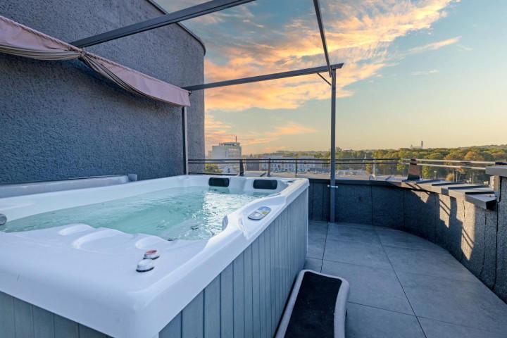 Apartments In Kaunas City Centre With Jacuzzi Bath - 