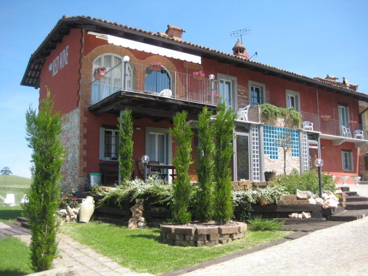 Red Wine Camere - Barolo