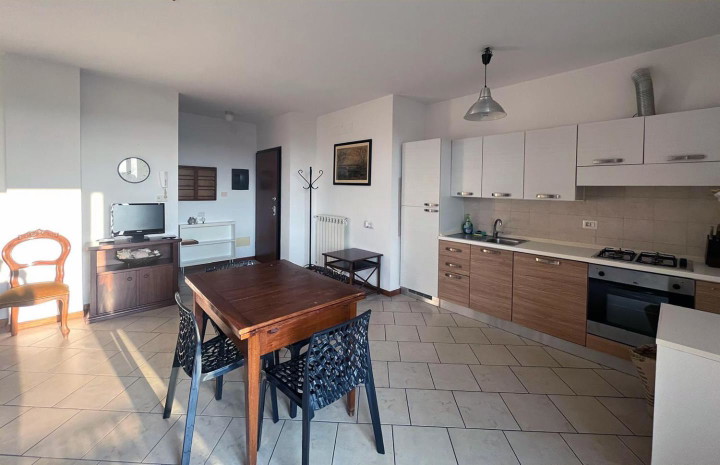 Appartamento Con Posto Auto - Viareggio