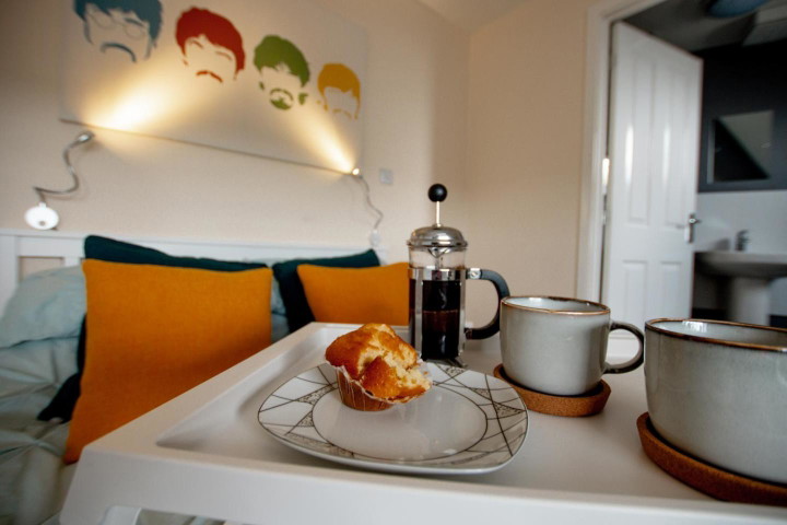 Chichele House, Sleeps 8, Nr Rushden Lakes, Allocated Parking, Corporate Welcome - North Sea