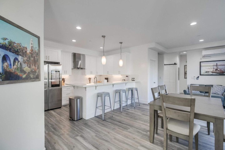Park Blvd Paradise 304 New Construction, King Bed! - San Diego