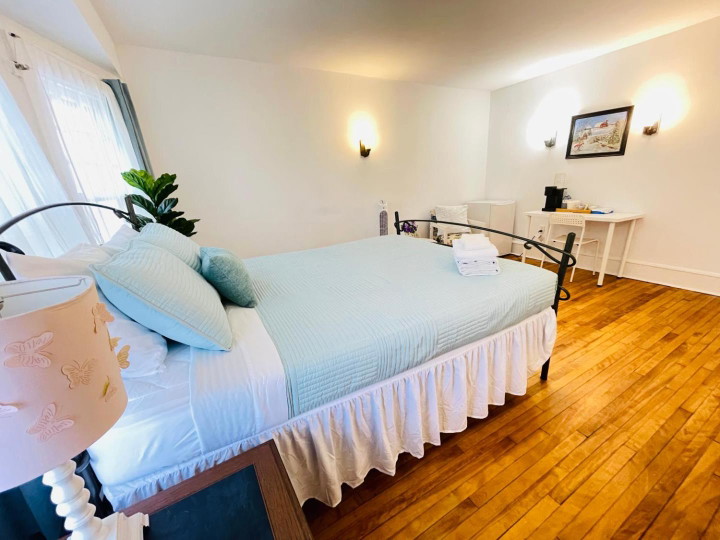 Prime And Precious Location The Red House Room3 - Prince Edward Island