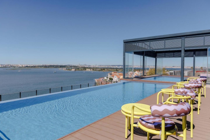 Upon Harbor - Seixal Bay Hotel - Portugal