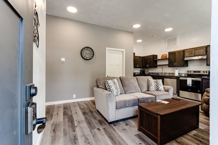 Third Street Retreat - Springfield, OR