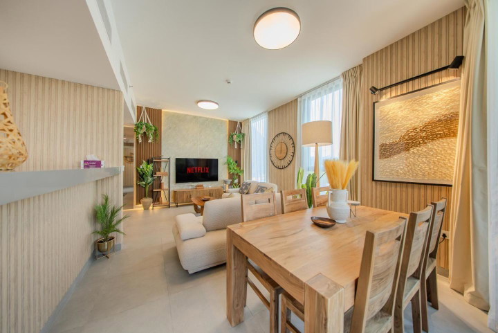 2br Aljada Apartment - Forest Themed - Sleeps 6 - Balcony - Sharjah