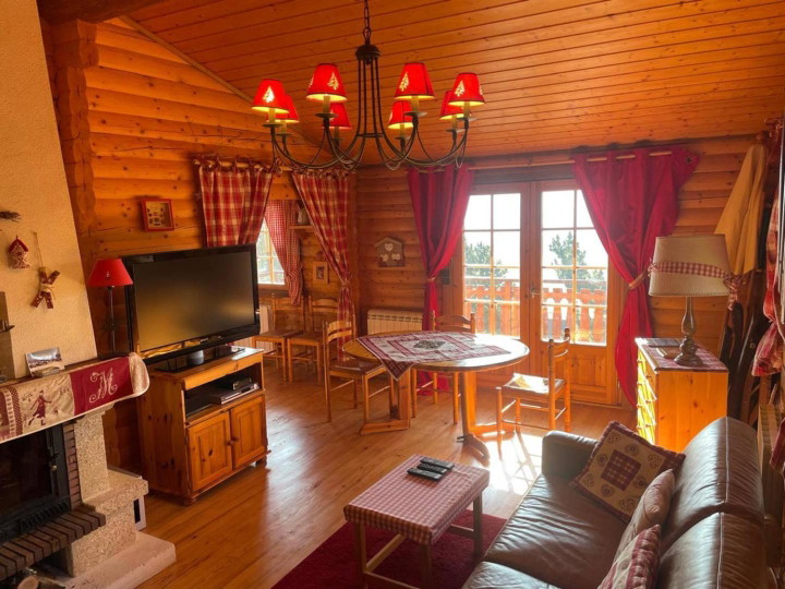 Chalet Confortable Avec Cheminée Et Garage Aux Angles - Formiguères