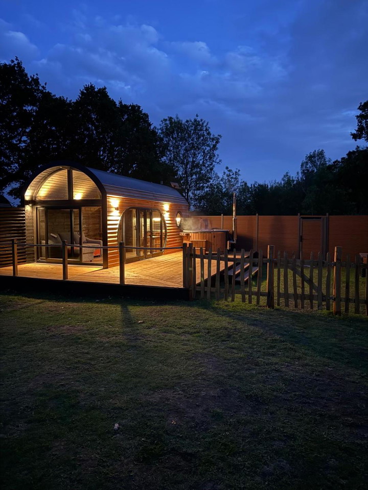 Luxury Glamping Pods At Pool House Farm - Leicestershire
