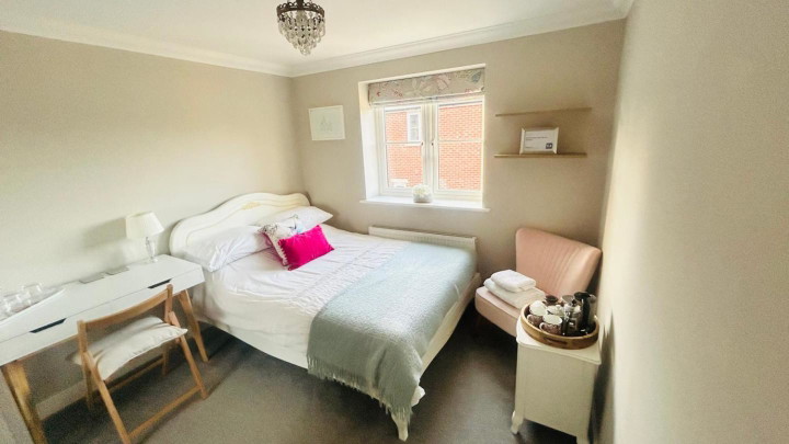 Cosy Room Near Poole, Dorset - Wimborne Minster