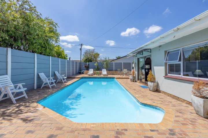 Private Pool & Bbq Home For 12 Guests In Goodwood - Claremont