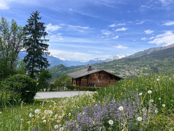 Himalayan Vibes - Crans-Montana