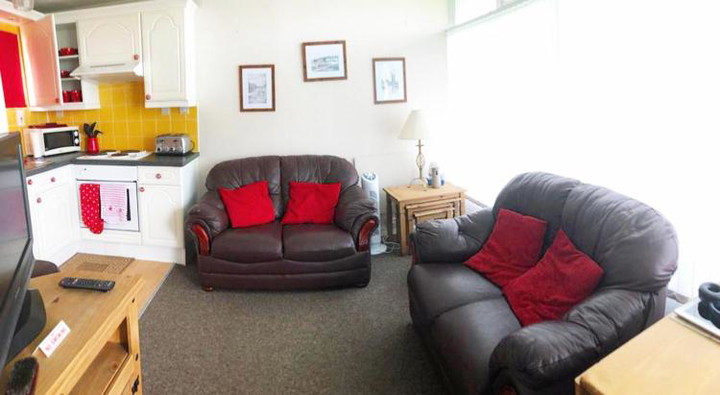 Broadside Chalet Park No 90 - Great Britain