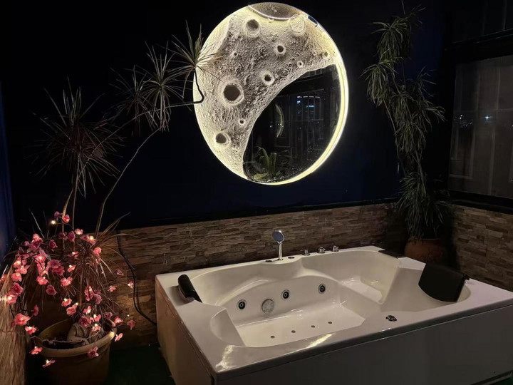 The Private 2bhk Jacuzzi Penthouse Koregaon Park - Pune