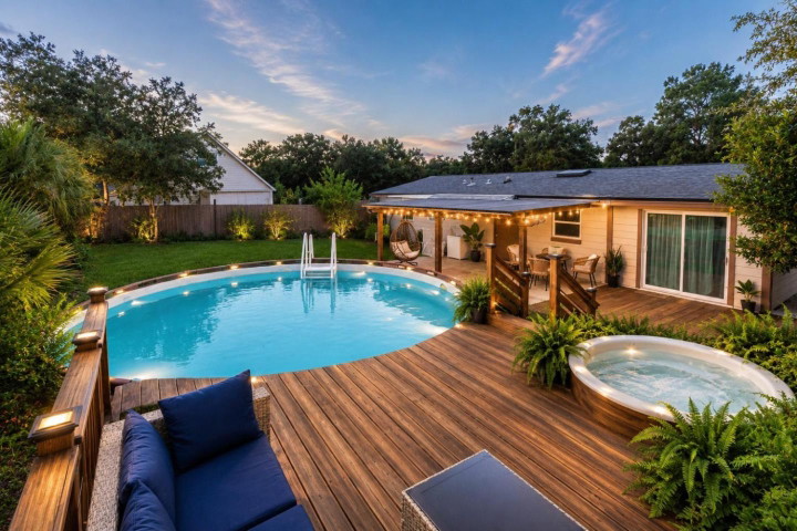 Private Pool, Hot Tub & Game Room Retreat - Jacksonville, FL
