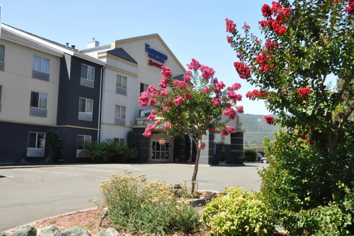 Fairfield Inn & Suites Ukiah Mendocino County - Ukiah, CA