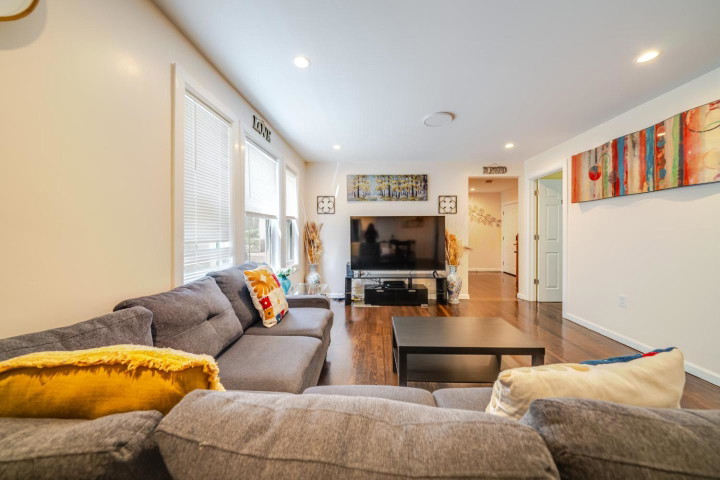 Stylish 4br Boston, Pet-friendly Near Savin Hill, I-93 & Red Line 30-1 - Boston, MA
