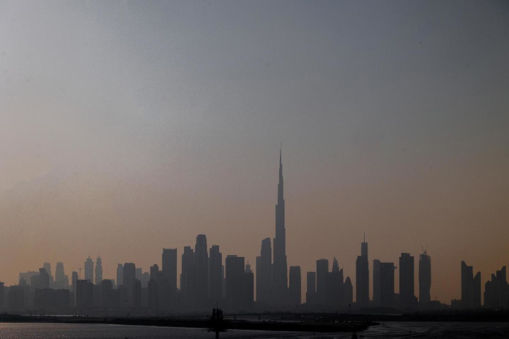 Burj Khalifa View & Creek Lagoon - Dubai